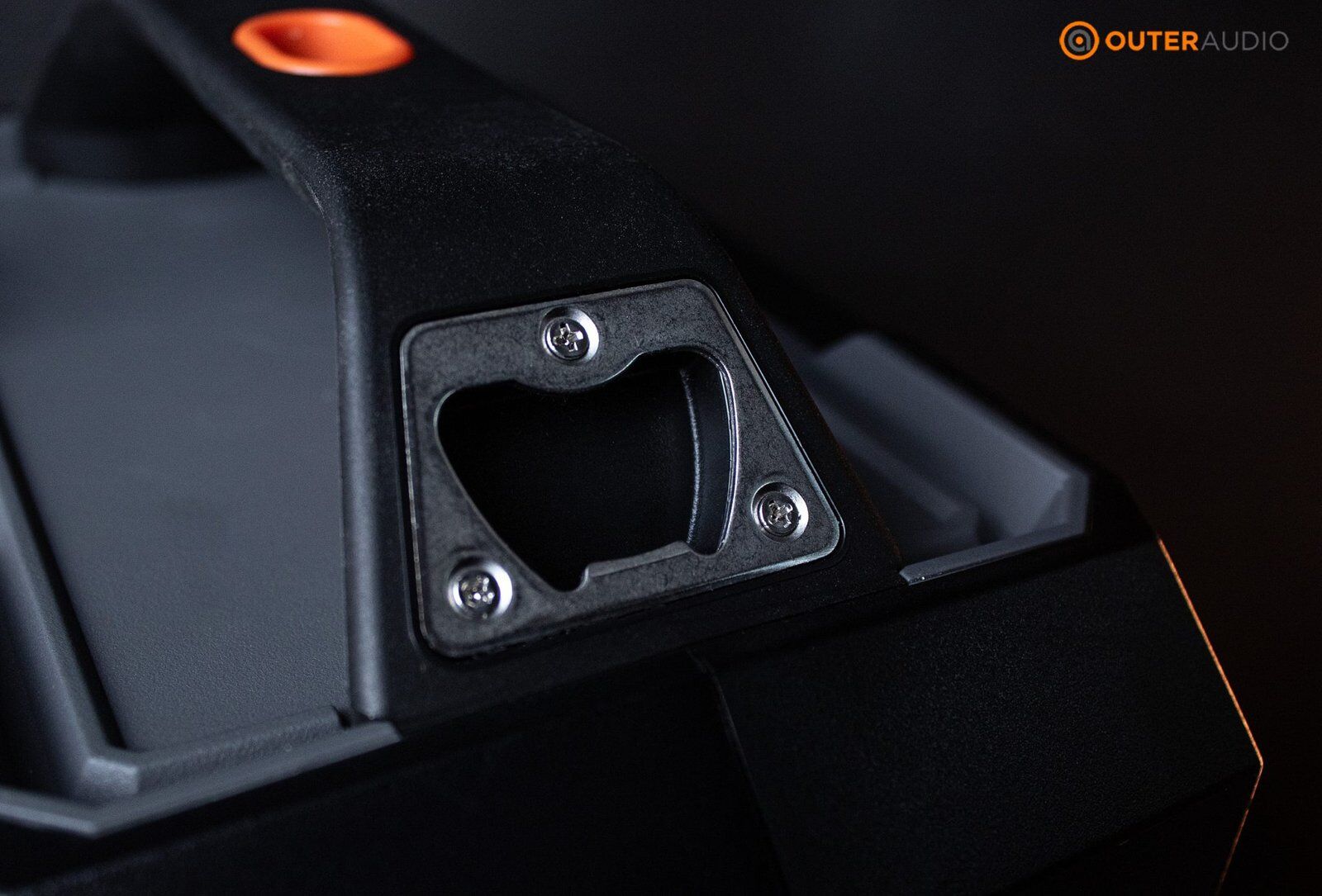 EcoXgear Defender Review: Big Volume On A Budget