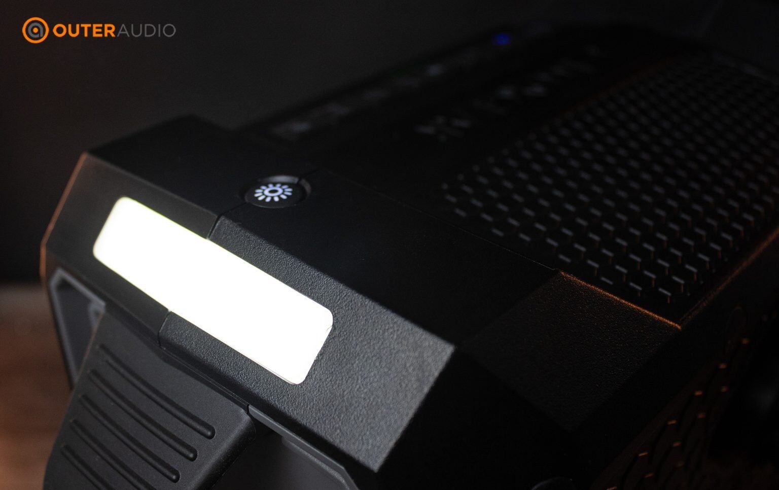 EcoXgear Defender Review: Big Volume On A Budget